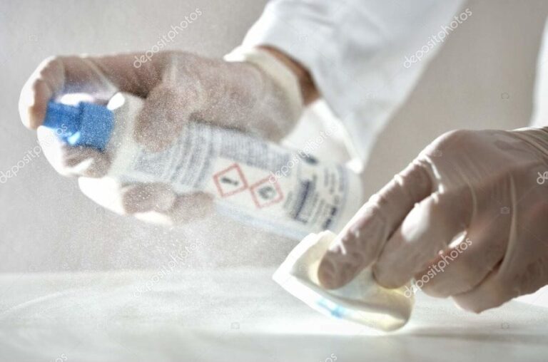 Using a Laminar Flow Cabinet in Compounding Pharmacy