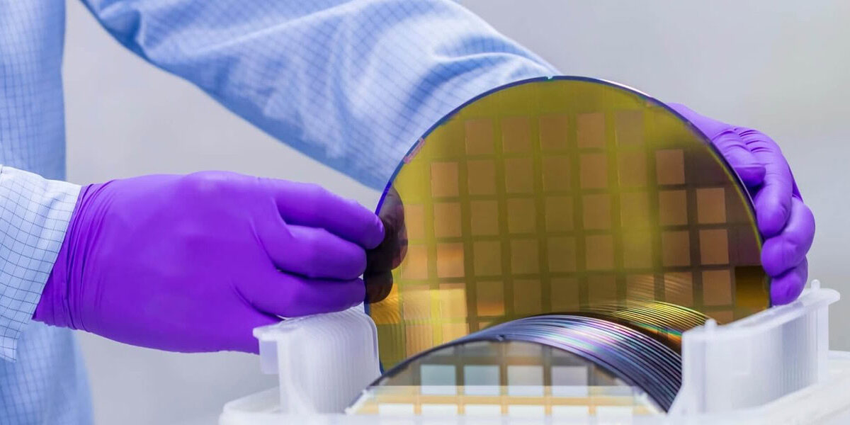 Semiconductor Cleanrooms: Apparel, Supplies and The Basics